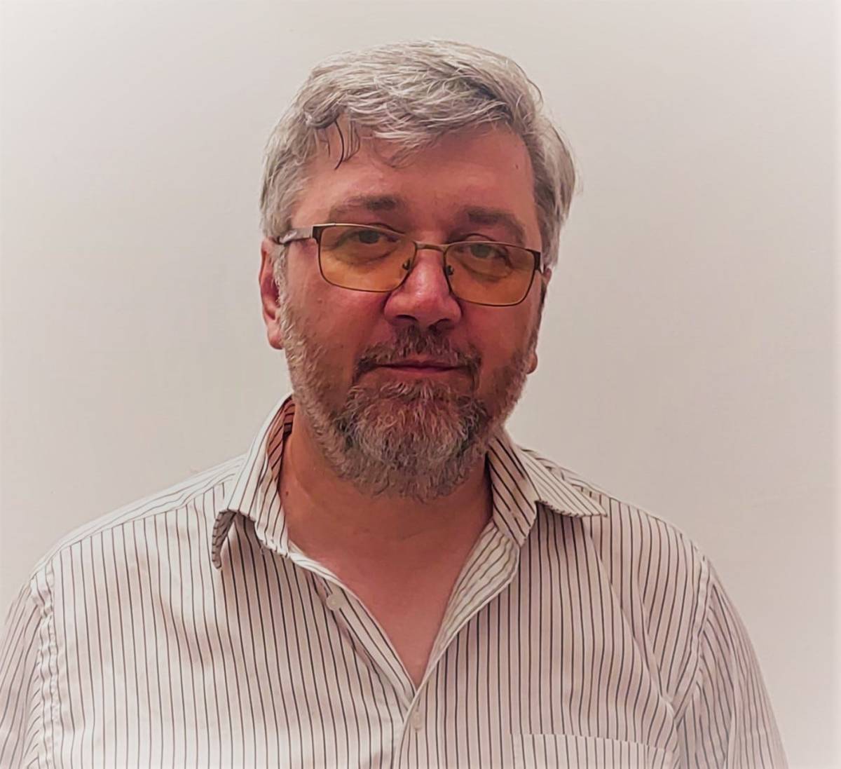 Vom râde până vom muri – Ziarul românilor din Andalucía